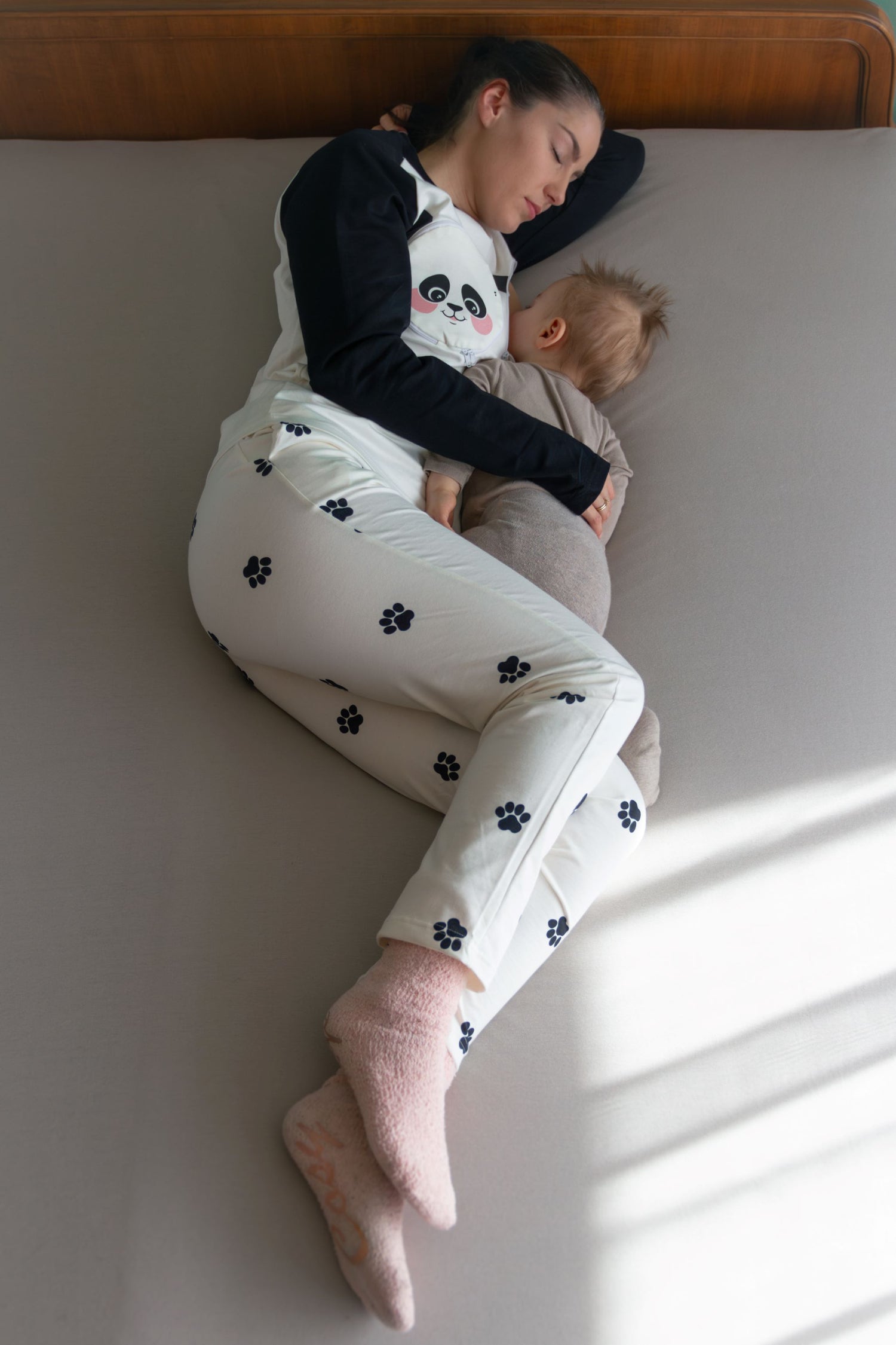 Cute & Cozy Breastfeeding Sleepwear by Pyjamam